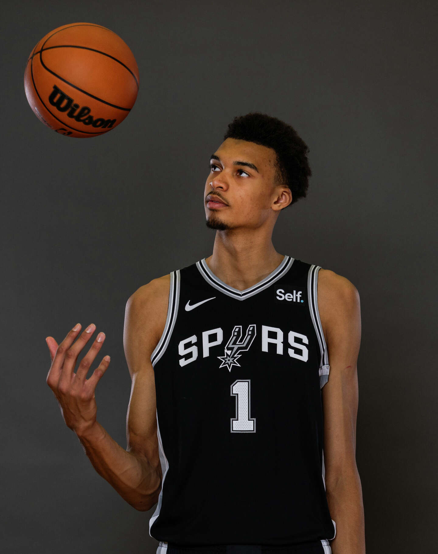 Spurs share behind-the-scenes look at Wembanyama's rookie photo shoot