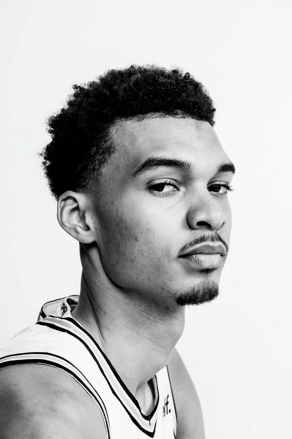 Spurs share behind-the-scenes look at Wembanyama's rookie photo shoot