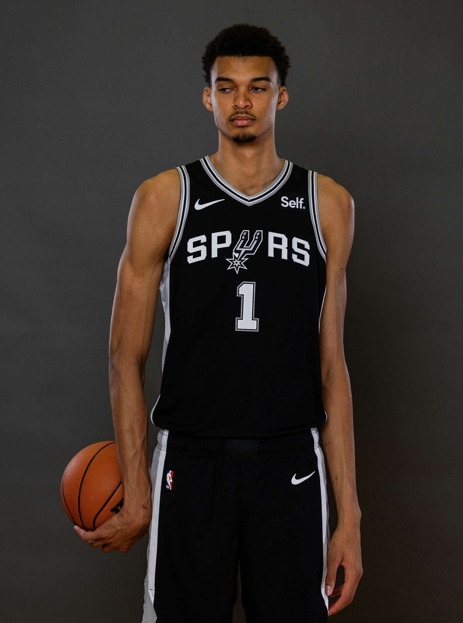 Spurs share behind-the-scenes look at Wembanyama's rookie photo shoot