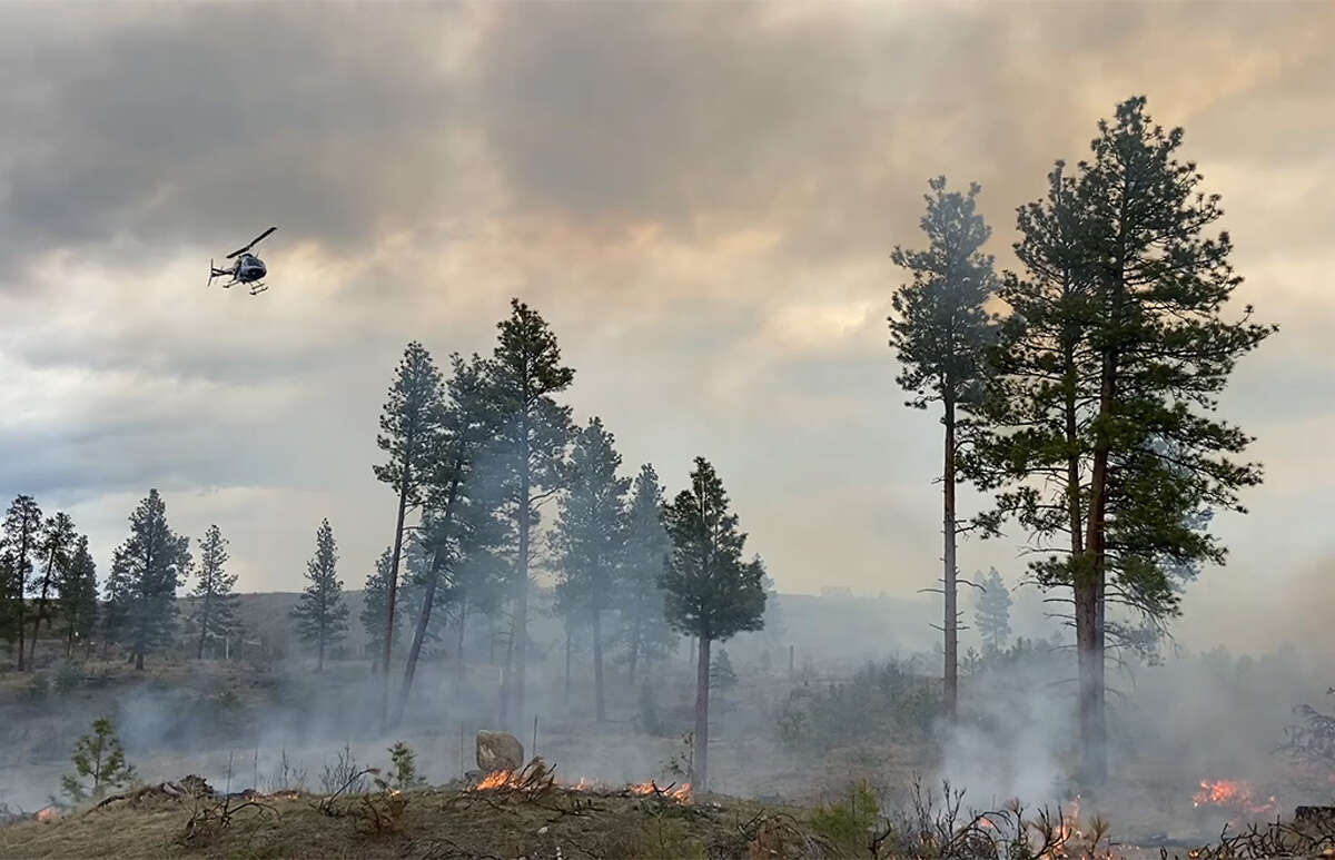 Canada parks, First Nation leaders fight fire with fire