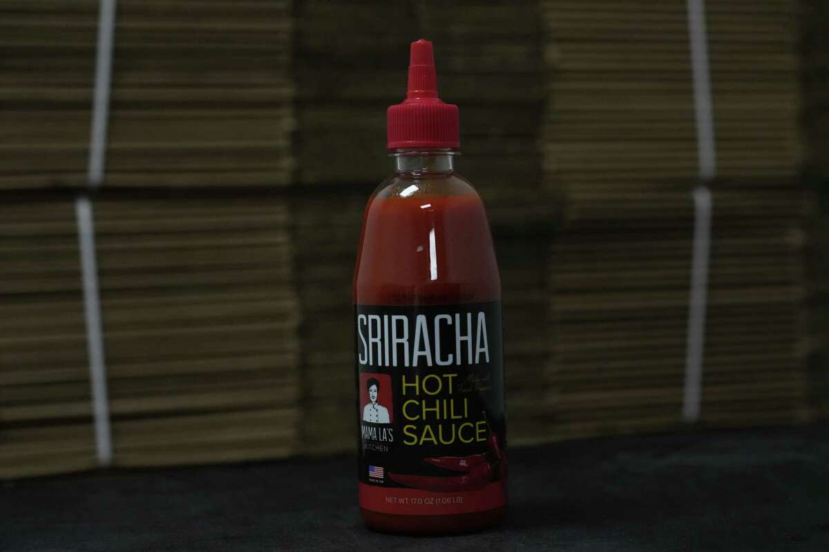 Houston restaurant makes new line of sriracha amid hot sauce shortage