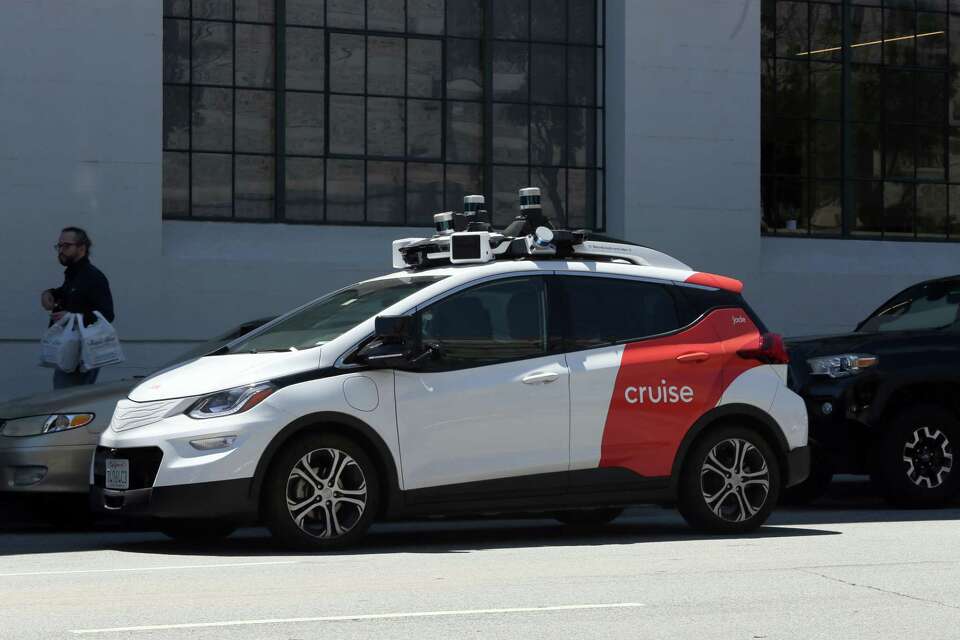 Cruise, Waymo reveal how many driverless cars they have in SF