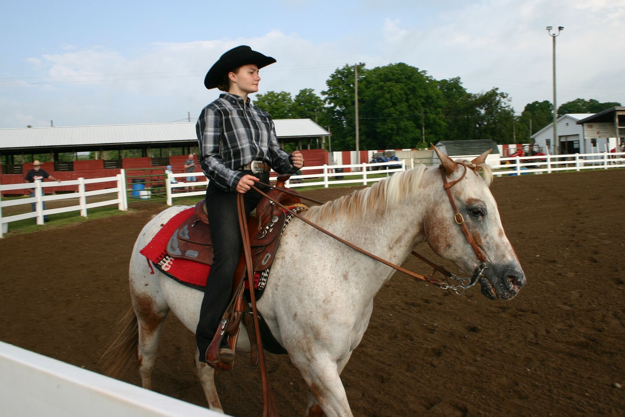 Mecosta County 4-H demonstrate horse riding skills at fair