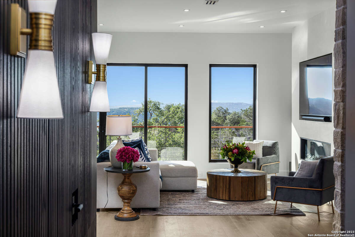 The Summit House in New Braunfels listed for $3 million