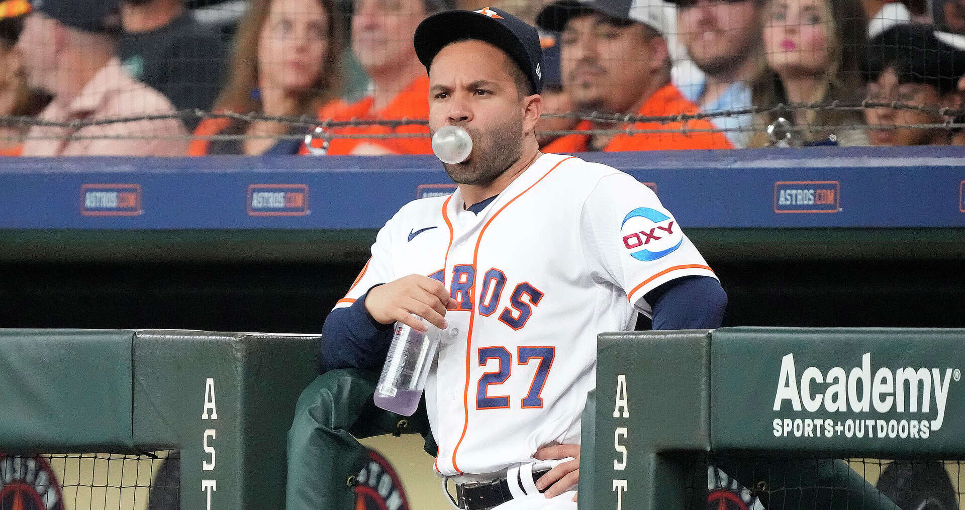 Houston Astros: Jose Altuve back in lineup after bruising knee