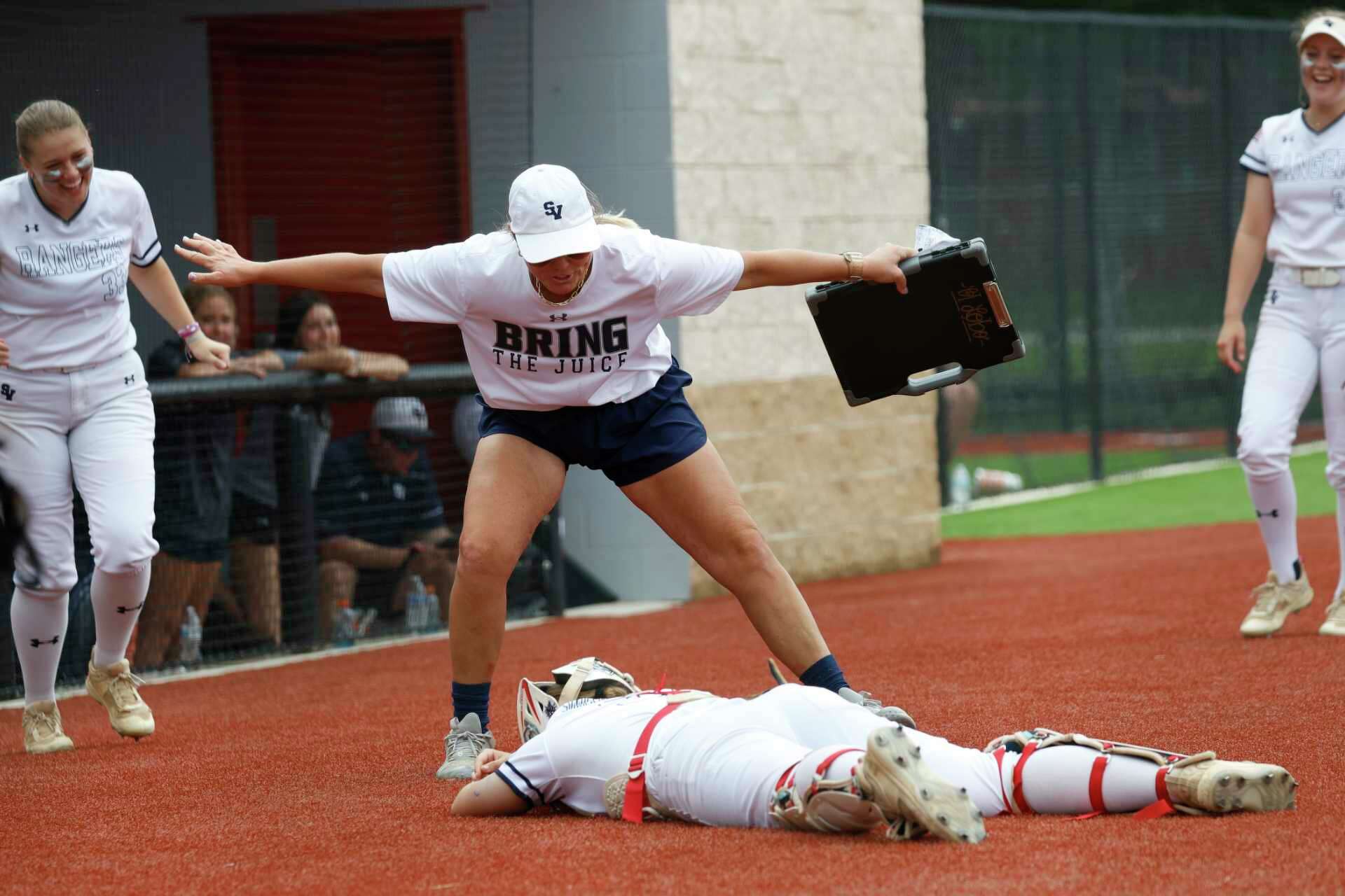 High schools: For those called to coach, THSCA convention invaluable