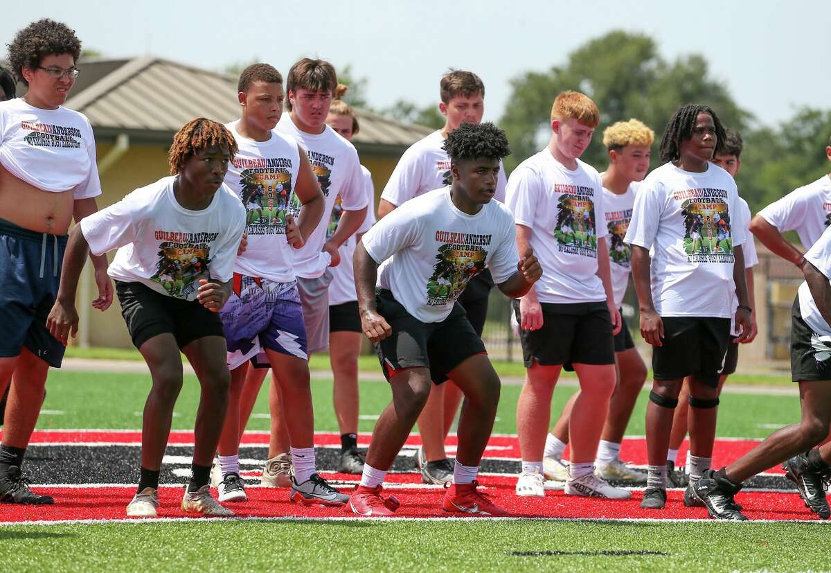 Bryce Anderson, Jaylon Guilbeau host youth camp in Port Arthur