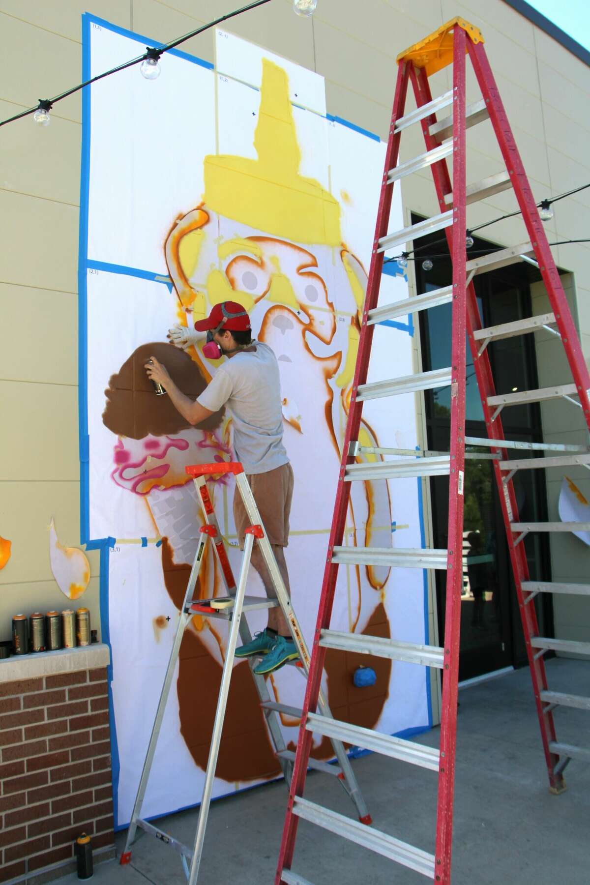 California street artist brightens Edwardsville with honey bear mural