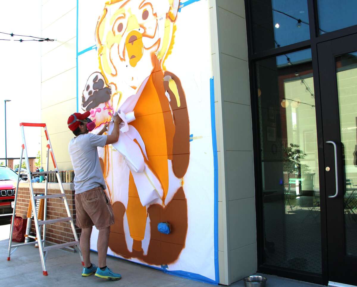 California street artist brightens Edwardsville with honey bear mural