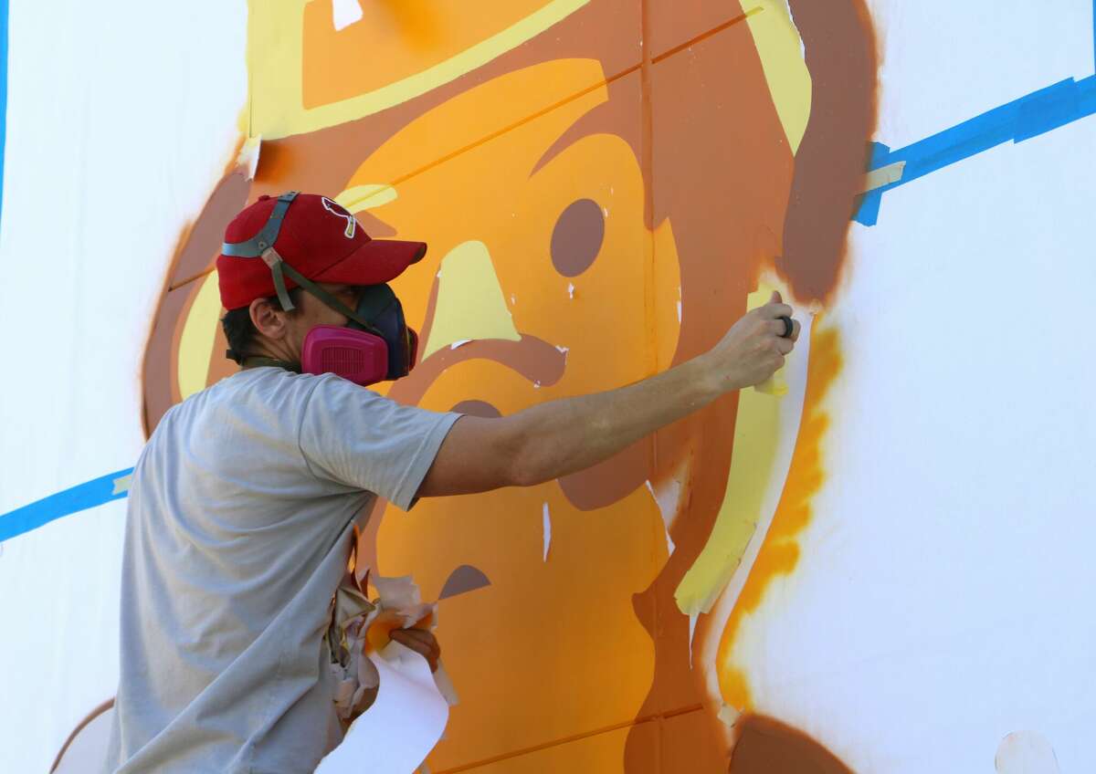 California street artist brightens Edwardsville with honey bear mural