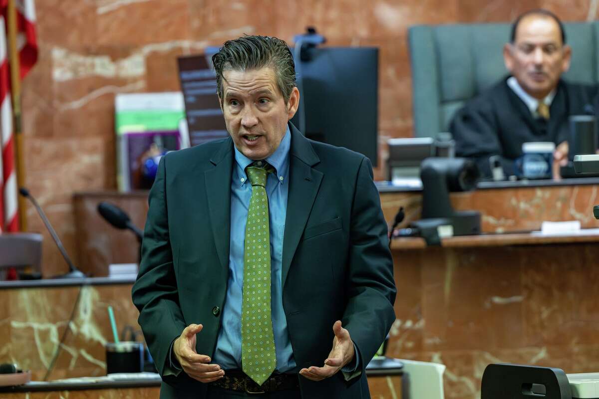 Ex-USBP agent Burgos-Aviles gets life in prison over death penalty