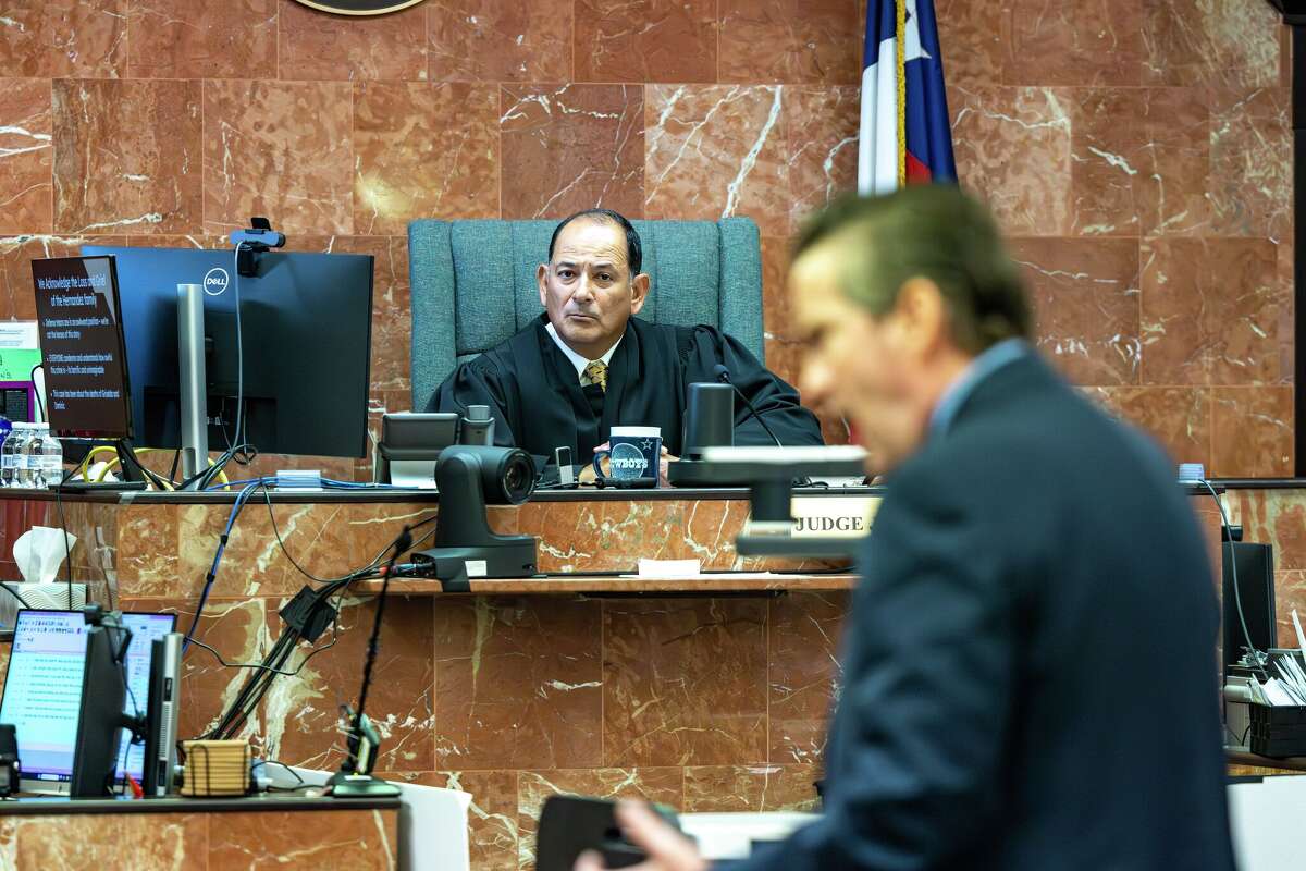 Ex-USBP agent Burgos-Aviles gets life in prison over death penalty