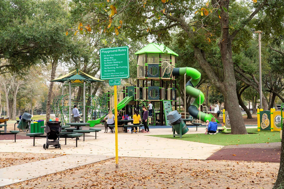 7 must-visit parks Katy has for free fun for kids and dogs