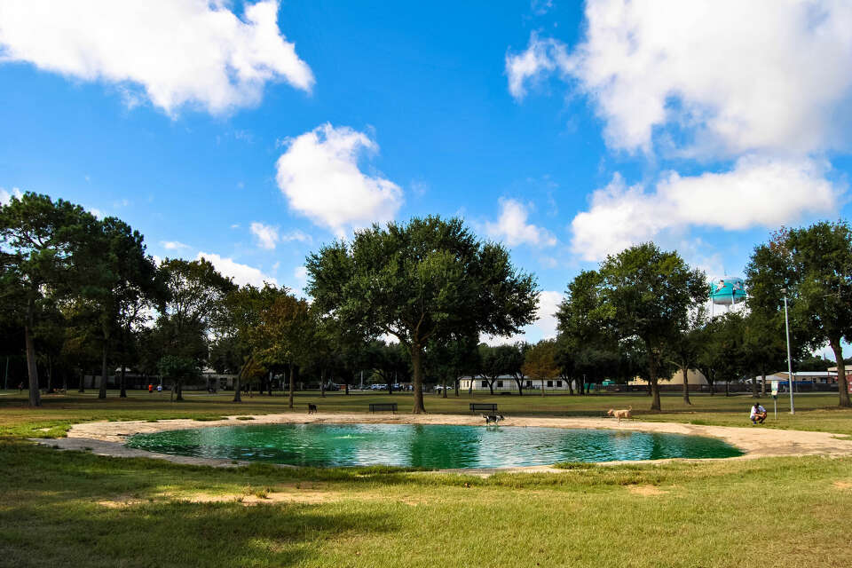 7 must-visit parks Katy has for free fun for kids and dogs