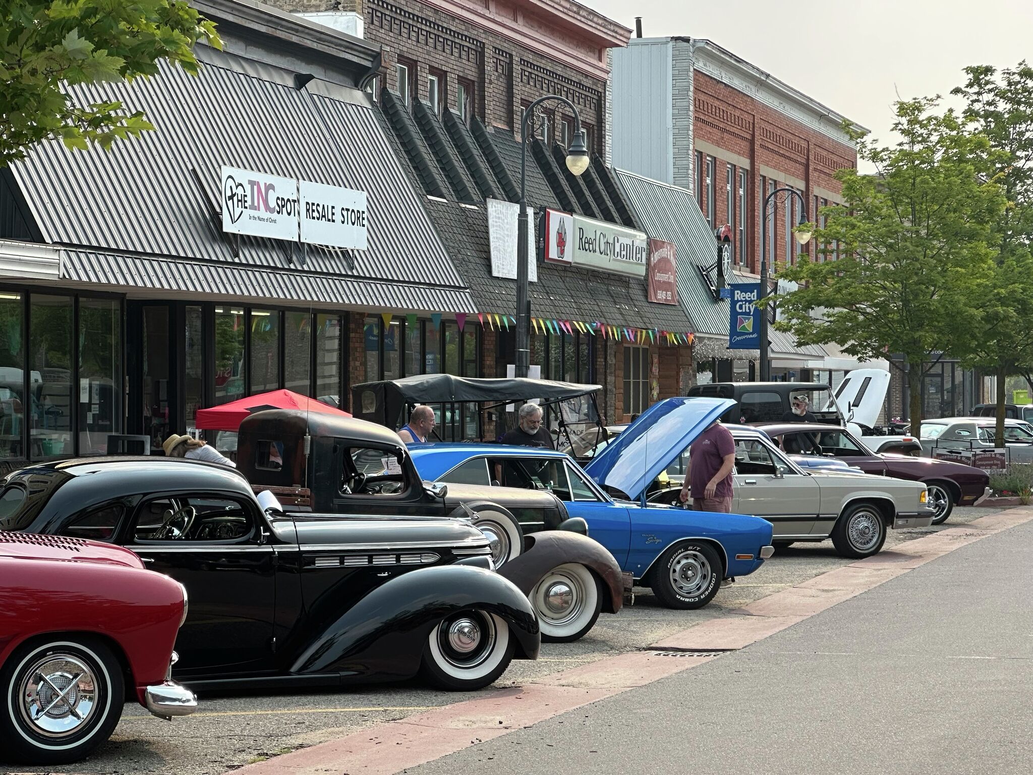 Reed City car show raises thousands for Veterans Memorial Park
