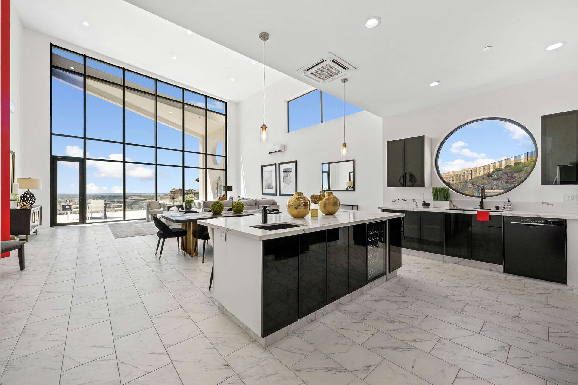 Extravagant California 'space ship' home hits the market