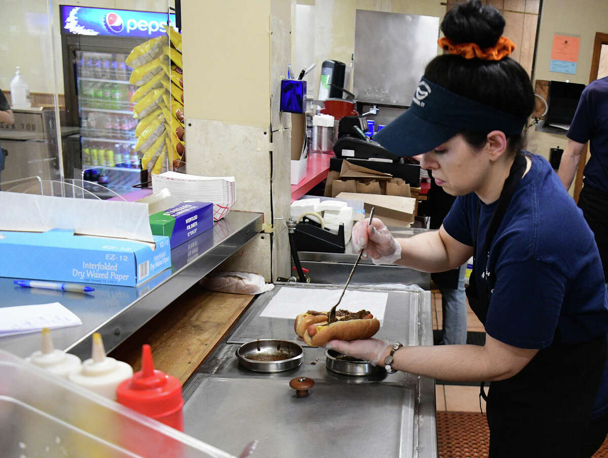 Sen. Chris Murphy launching 'Great Connecticut Hot Dog Tour'