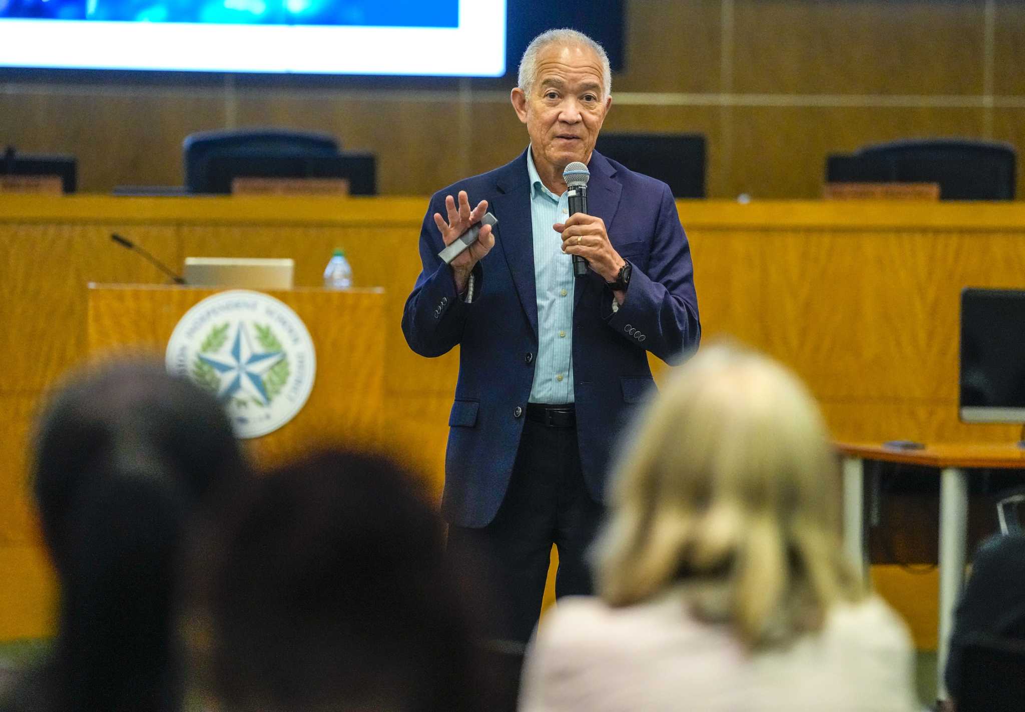 HISD's Mike Miles announces more than 2,300 job cuts at central office