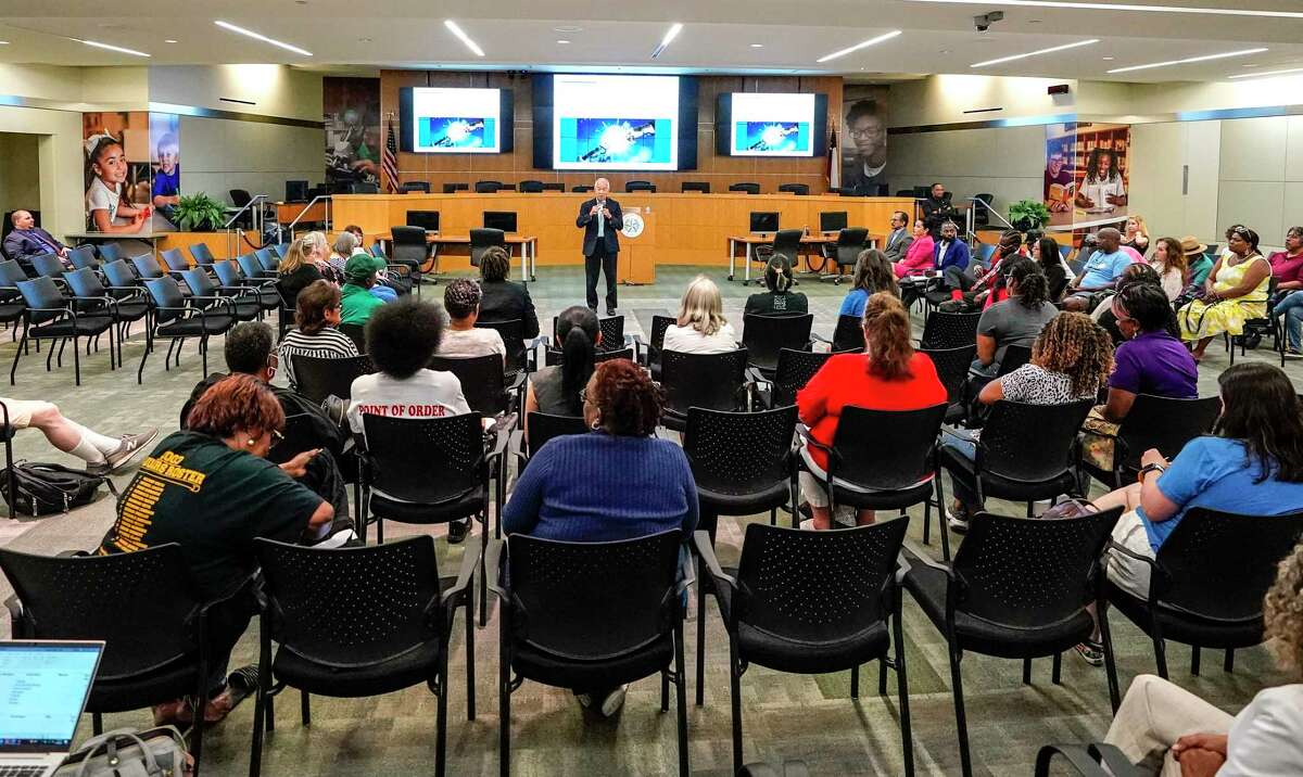 HISD's Mike Miles announces more than 2,300 job cuts at central office