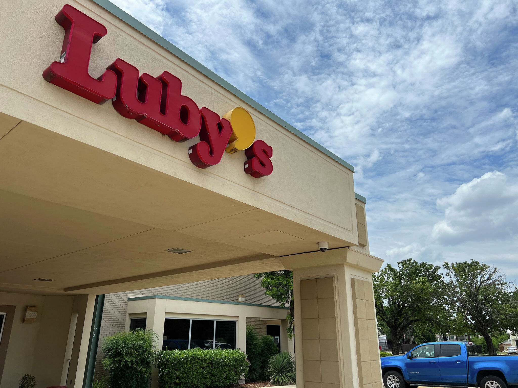 Luby’s thanks Travis Kelce for ‘saving' Taylor Swift’s career