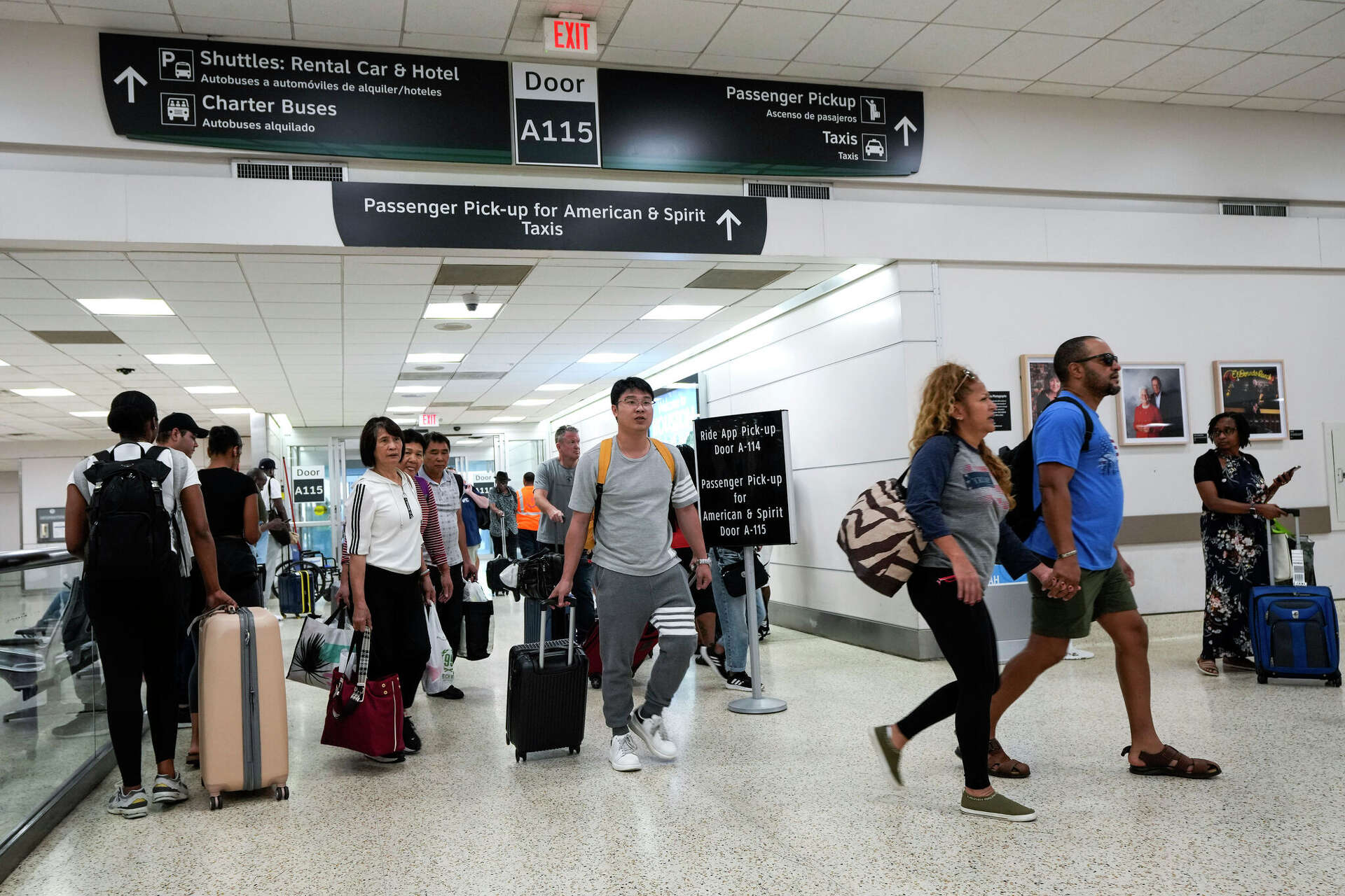 Houston airport parking: IAH, HOU nearly full, where to park nearby