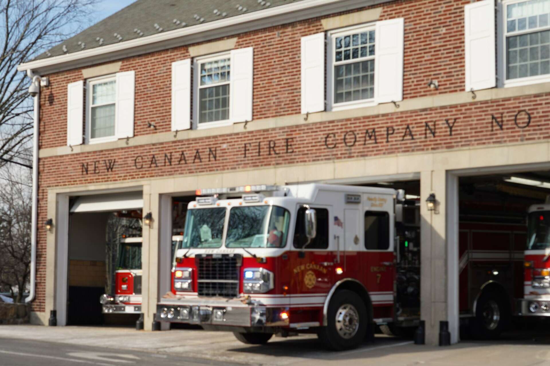 New Canaan firefighters battle blaze on Oak Street, chief says