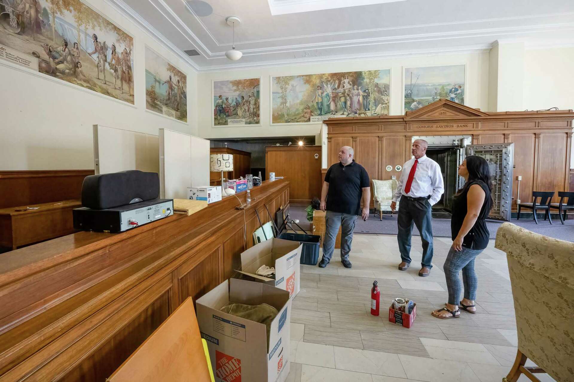 Cohoes Common Council approves buying iconic bank building for library