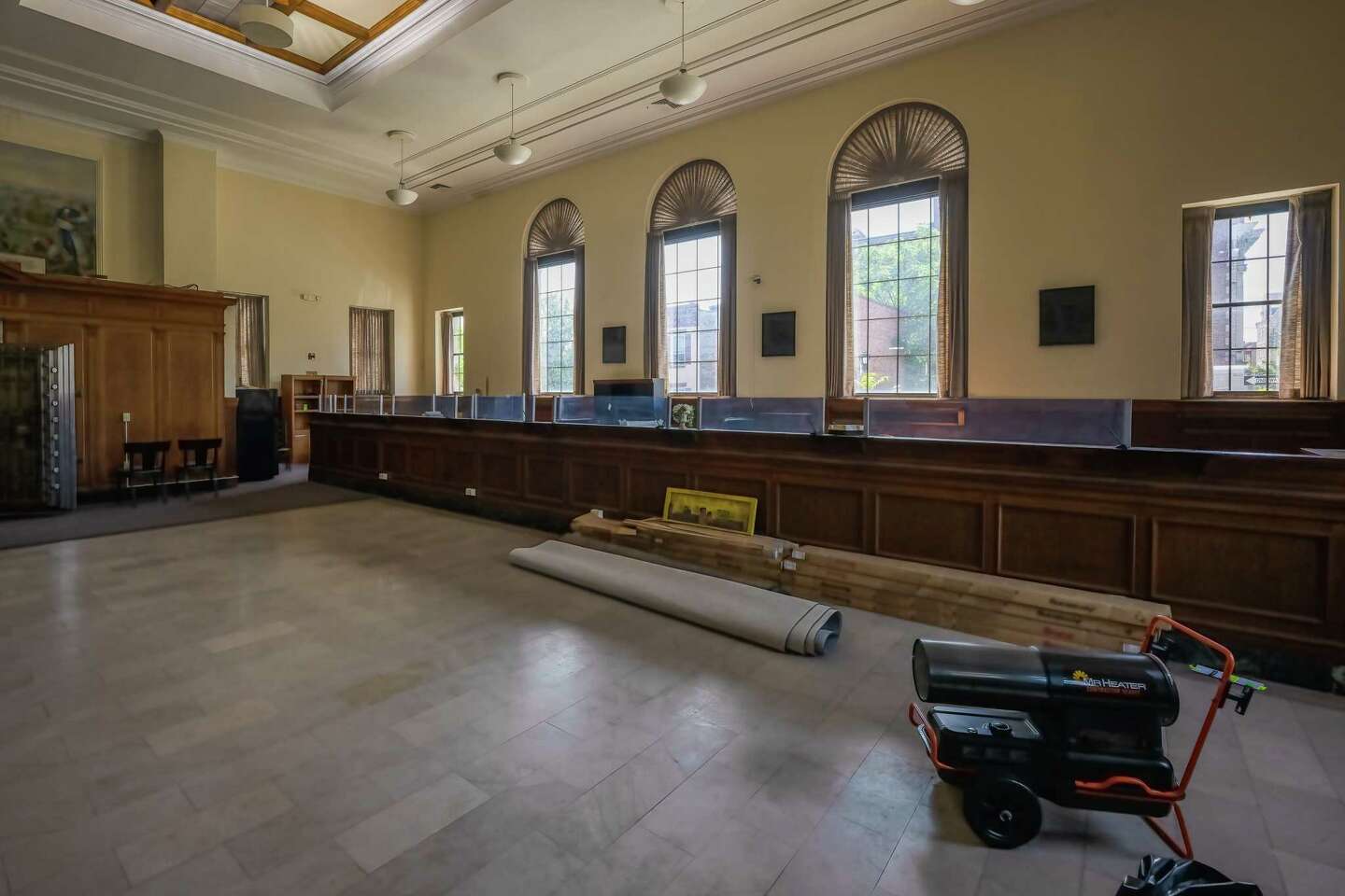 Cohoes Common Council approves buying iconic bank building for library