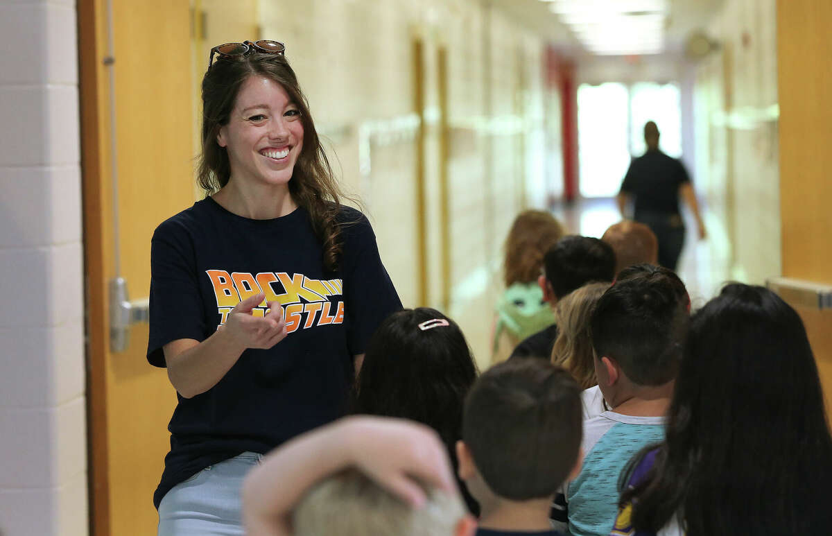 When does school start in San Antonio 2023? Each ISD's first day.