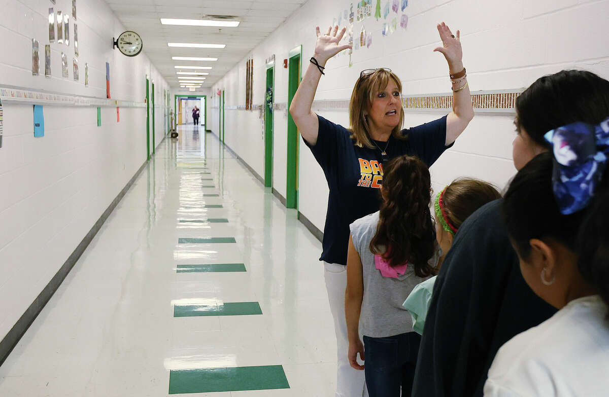 San Antonio teacher salaries: How much they make in each district