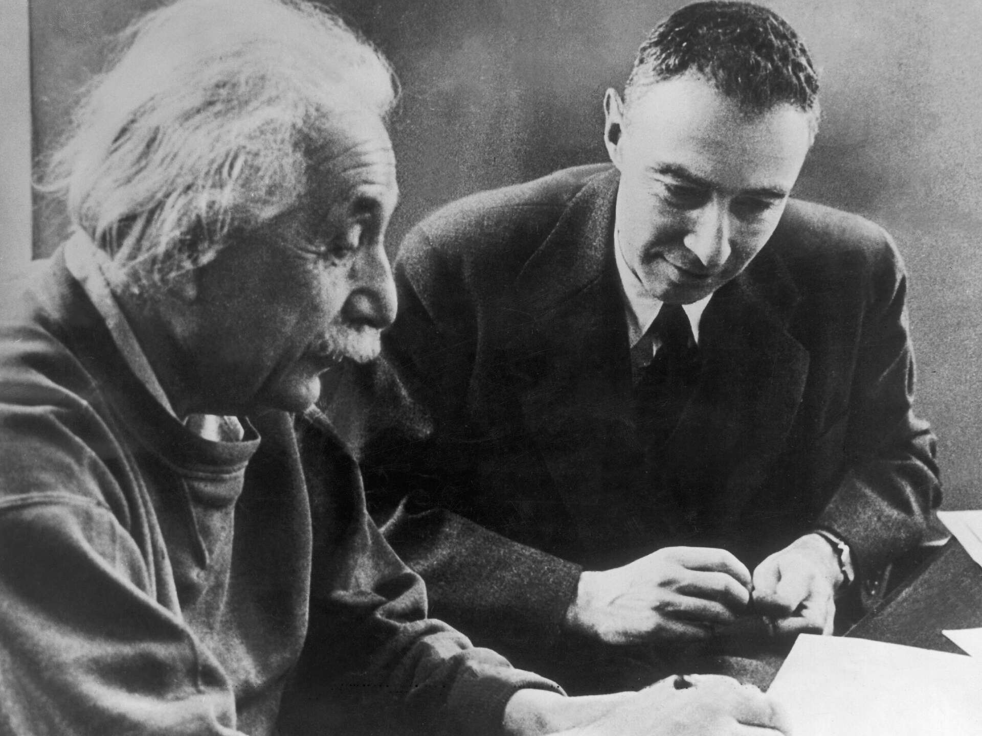 The real relationship between Oppenheimer and Albert Einstein