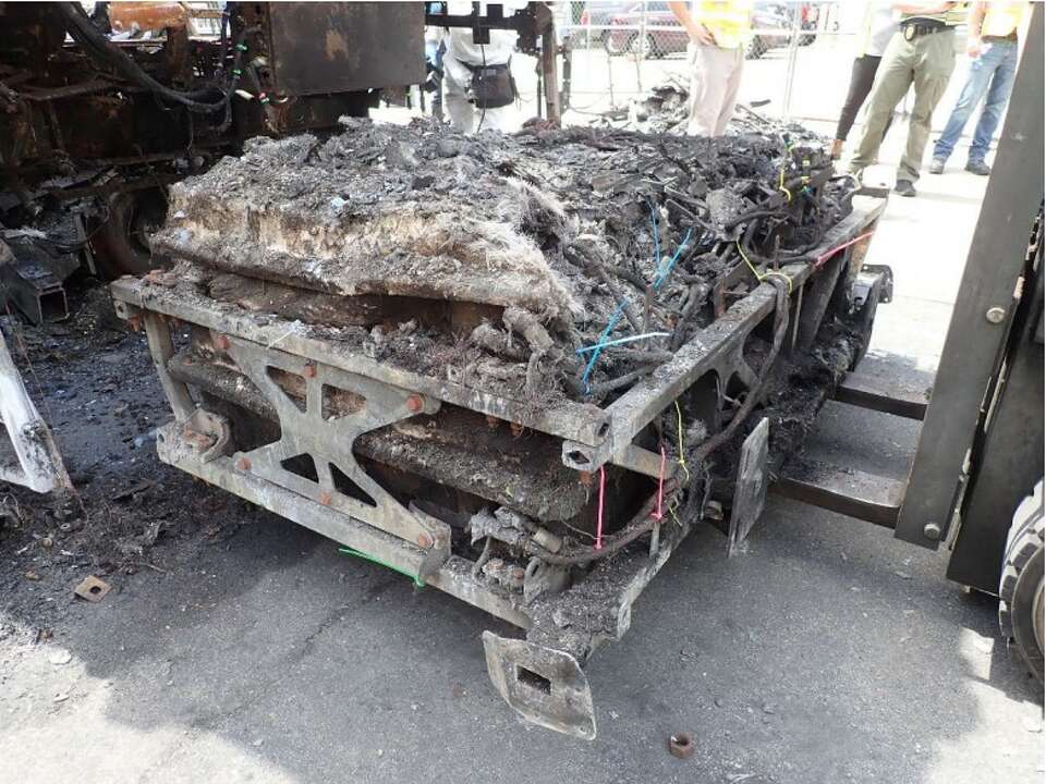 Report: CT bus fire had pooled liquid in battery pack