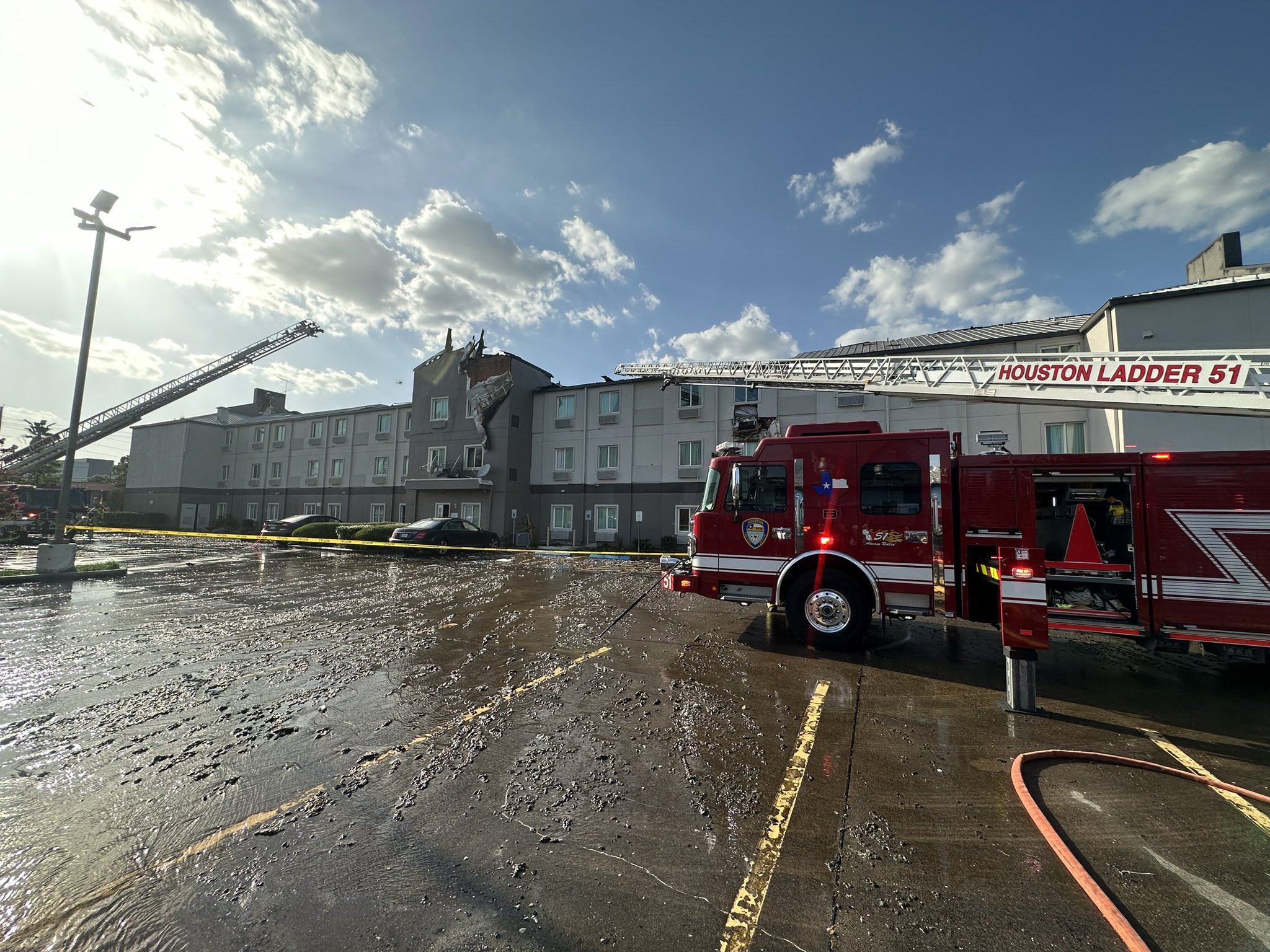 West Houston Motel 6 fire extinguished by firefighters, no injuries