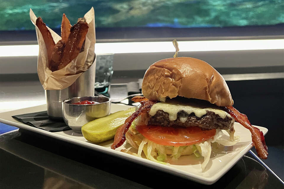 Space 220 Restaurant: A guide to the galactic experience