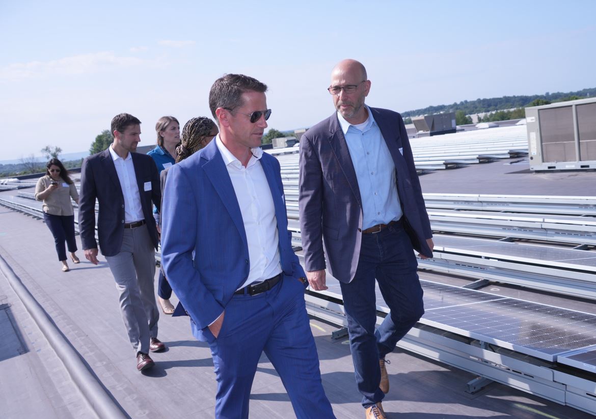 New York’s largest rooftop community solar project is running