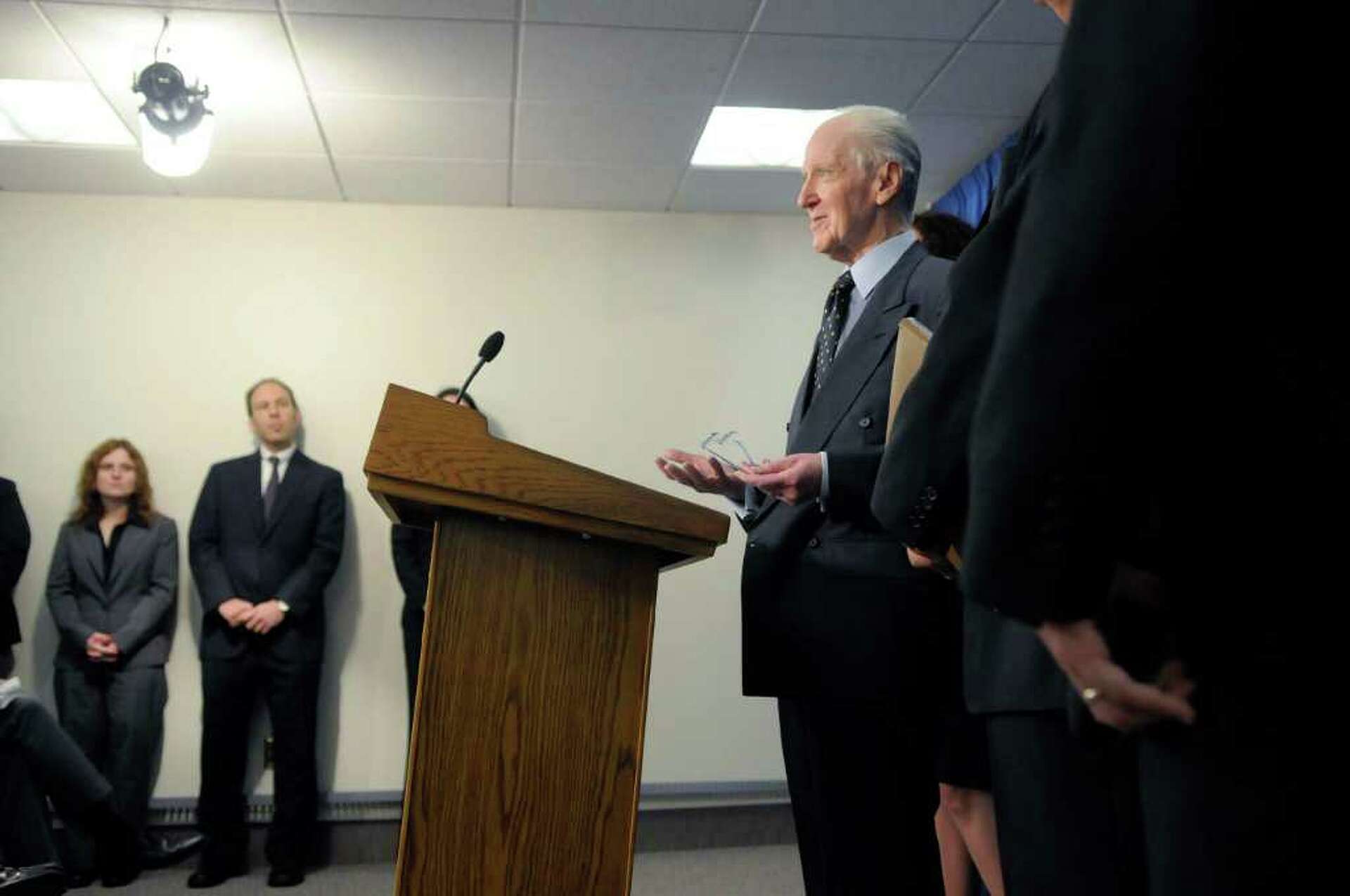 Aqueduct gaming report rips Paterson, Senate leadership