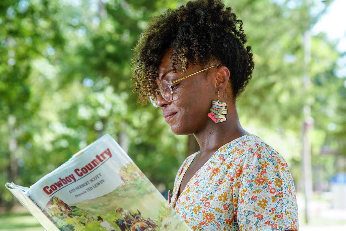 HISD's Mike Miles will convert some libraries into discipline areas