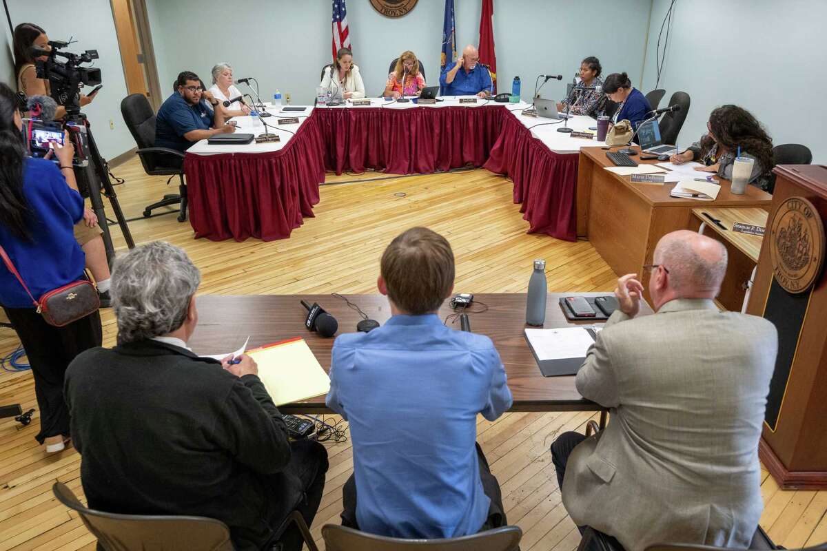 Evacuated Harbour Point issues take center stage in Troy