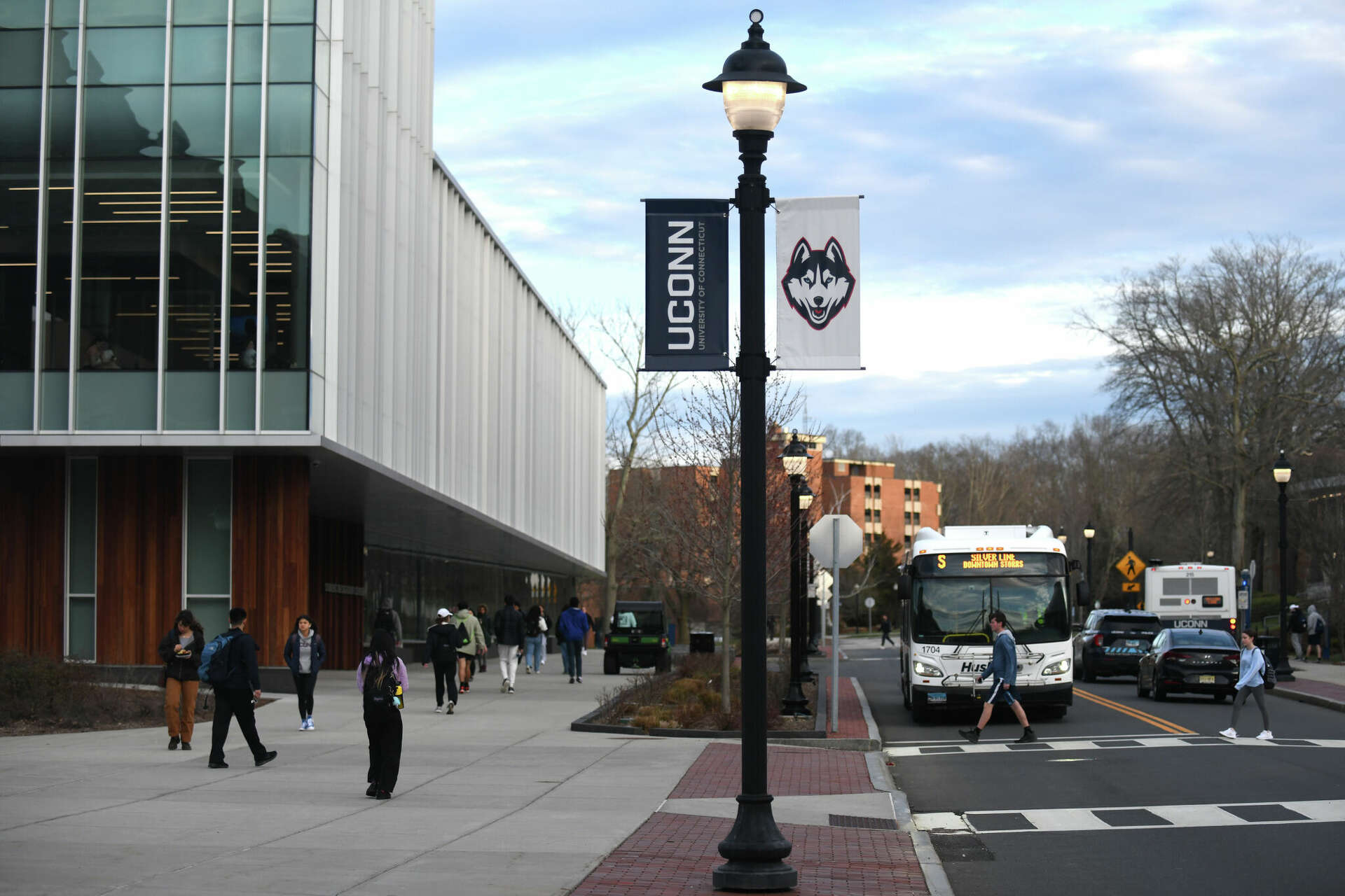 Colleges in CT couldn't charge students extra fees under proposed bill