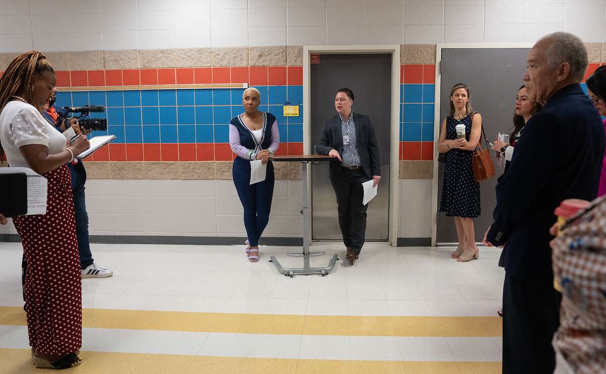 HISD's uncertain future begins as students report for first day