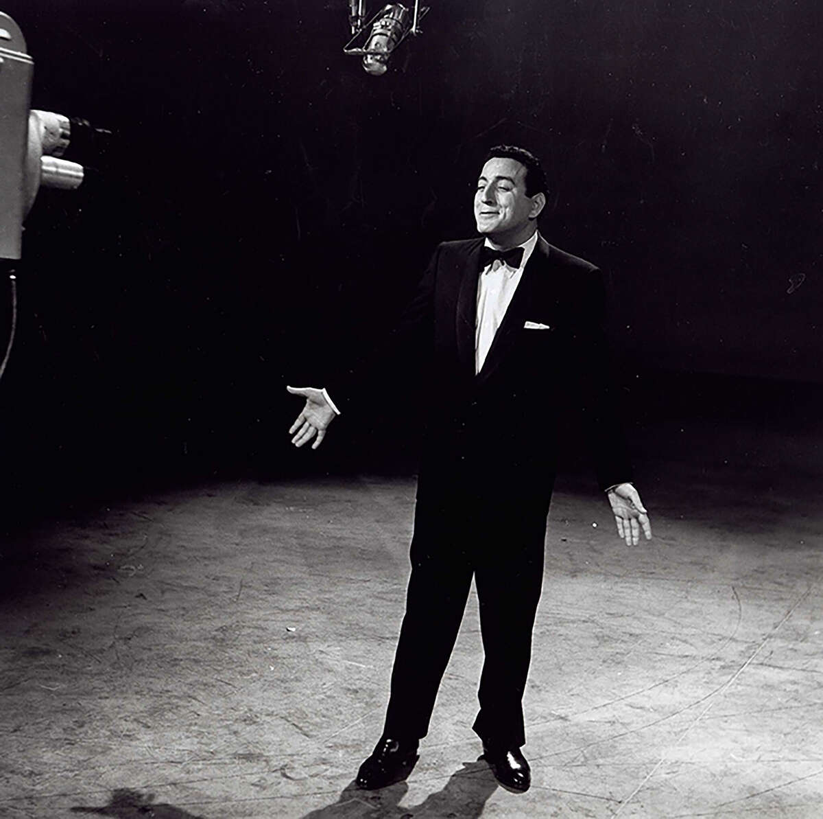 Photojournalist recalls Tony Bennett as 'humble and graceful'