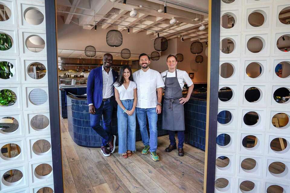 Navy Blue Houston review: A seafood restaurant with immaculate style