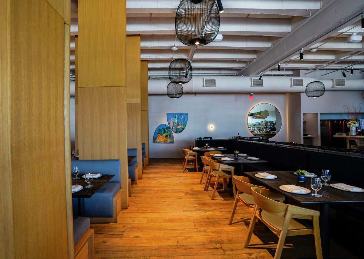 Navy Blue Houston review: A seafood restaurant with immaculate style