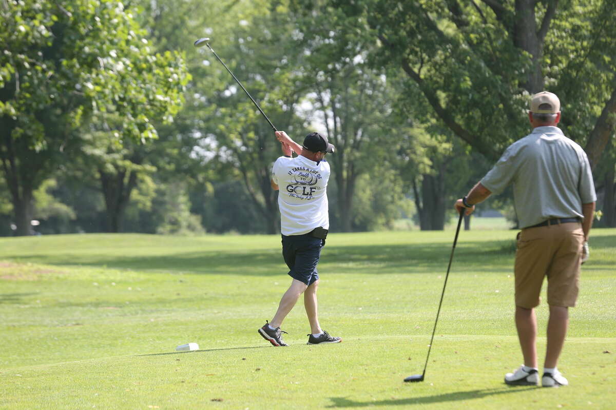 Caseville Golf Course donates to veterans with golf scramble
