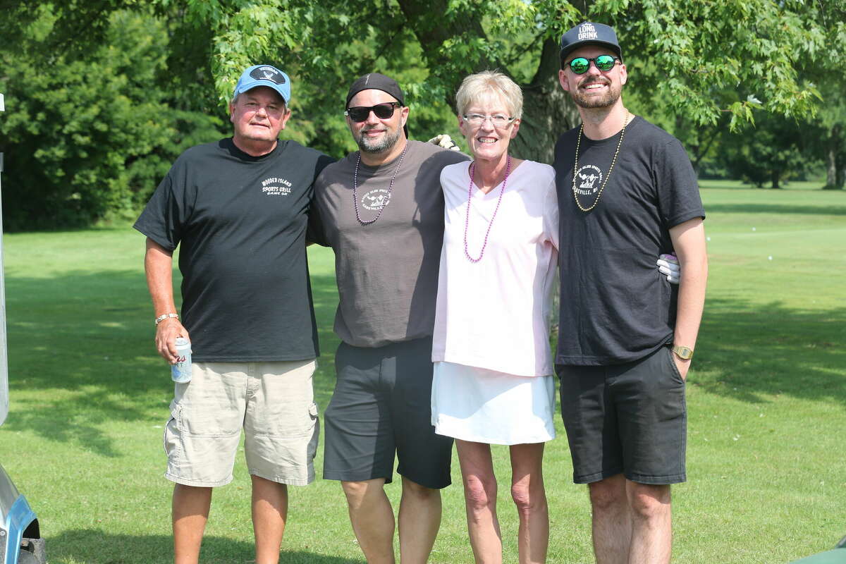 Caseville Golf Course donates to veterans with golf scramble