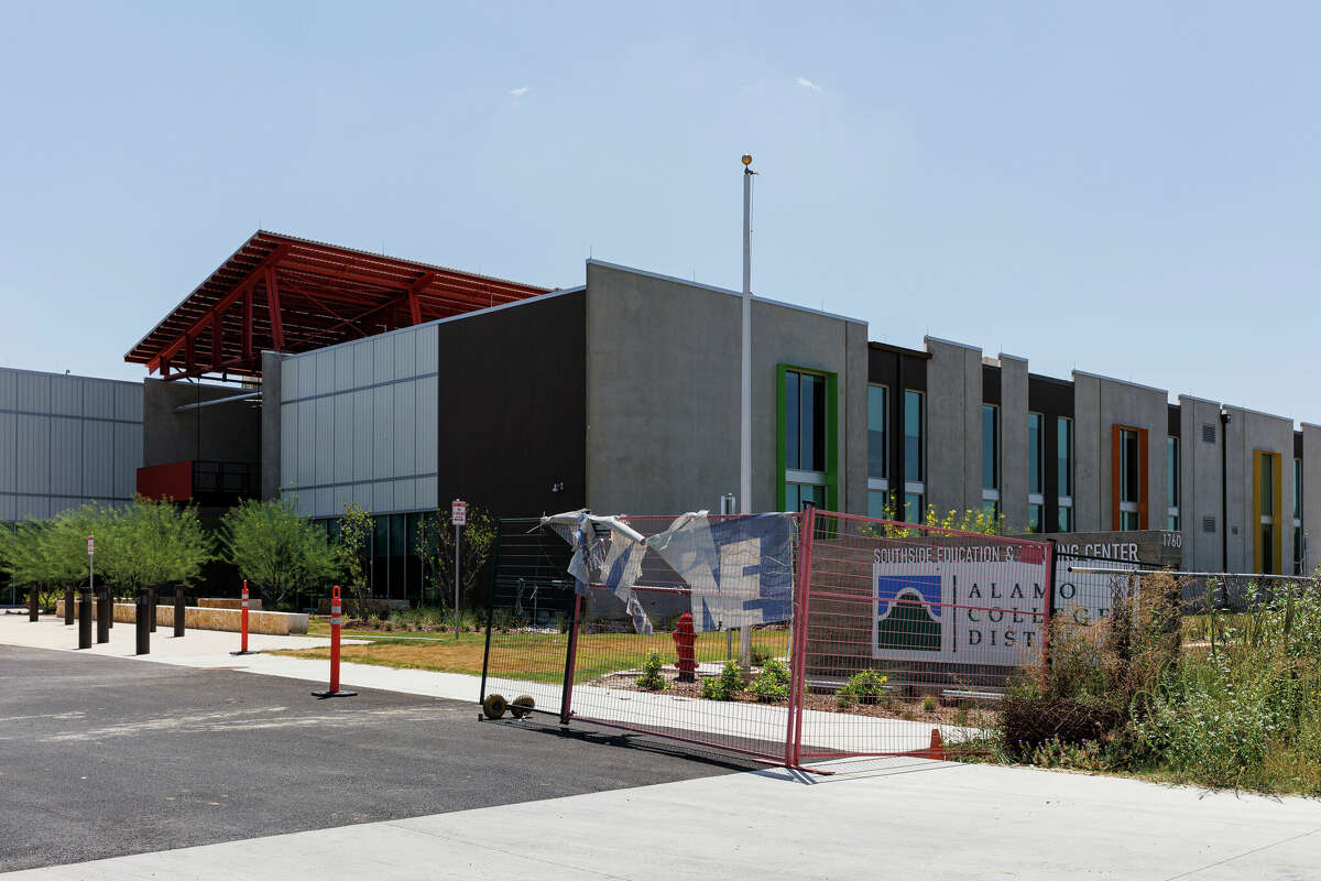 Alamo Colleges to open nursing, workforce programs in San Antonio