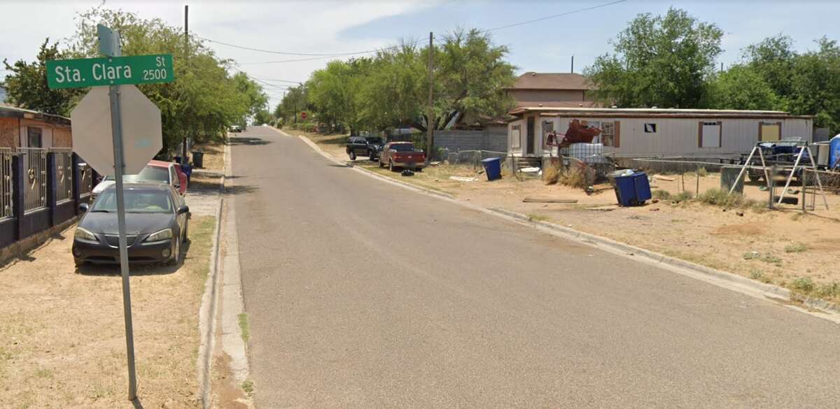 Laredo pipe breaks near Santa Clara St. and Milmo Ave.