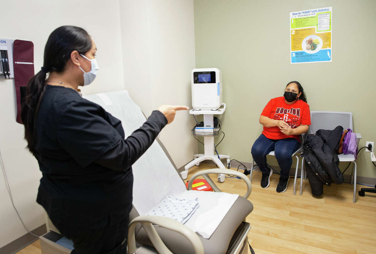 Hay una gran necesidad de personal médico que hable español