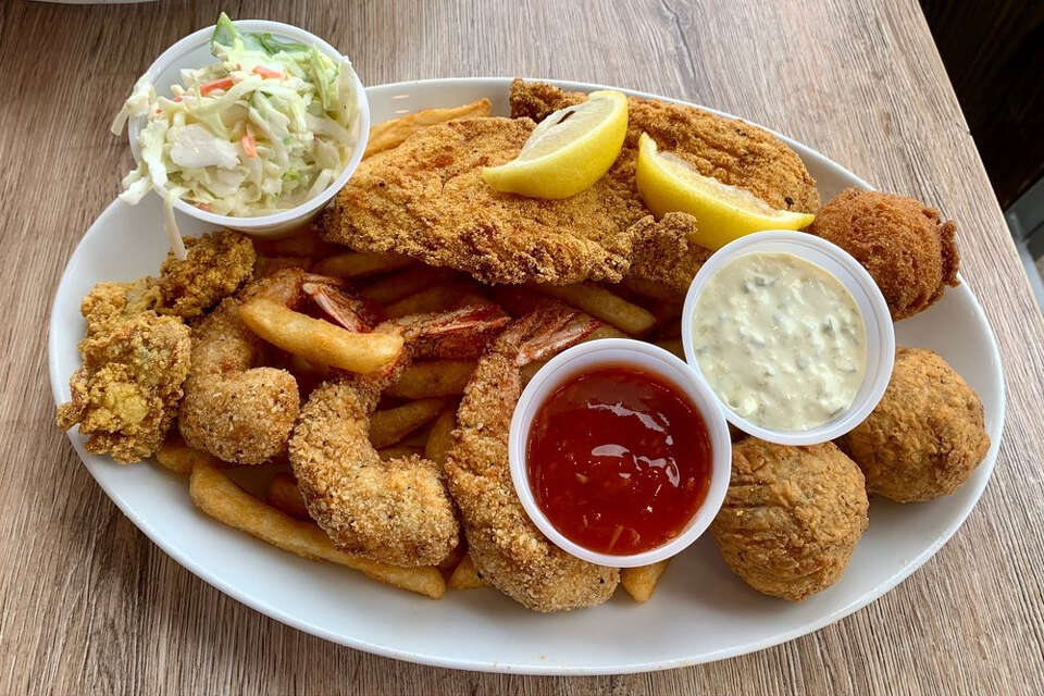 Find top-notch food, drink at Galveston's Strand restaurants