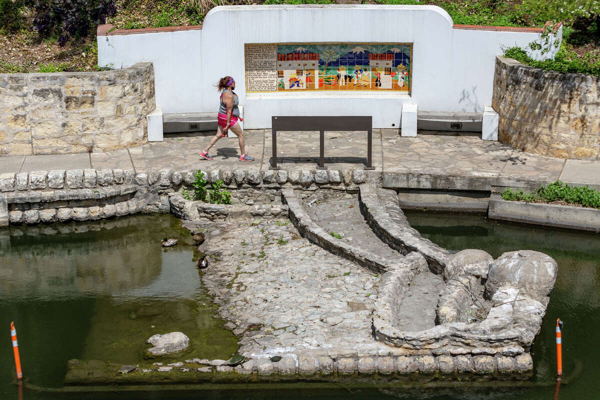 What you can and can't do on the San Antonio River Walk
